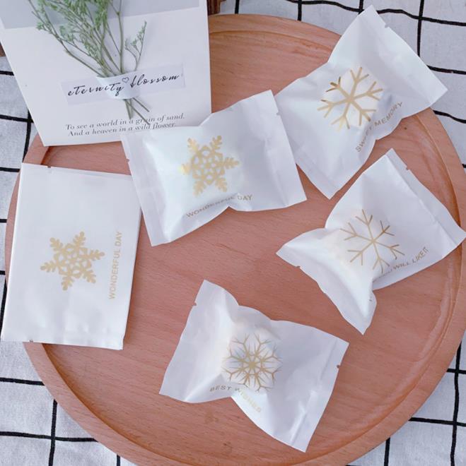 Snowflake packaging pouch | Packing pouch manufacturer