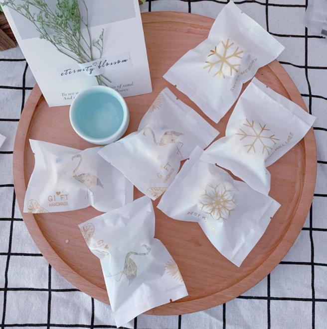 Snowflake packaging pouch | Packing pouch manufacturer